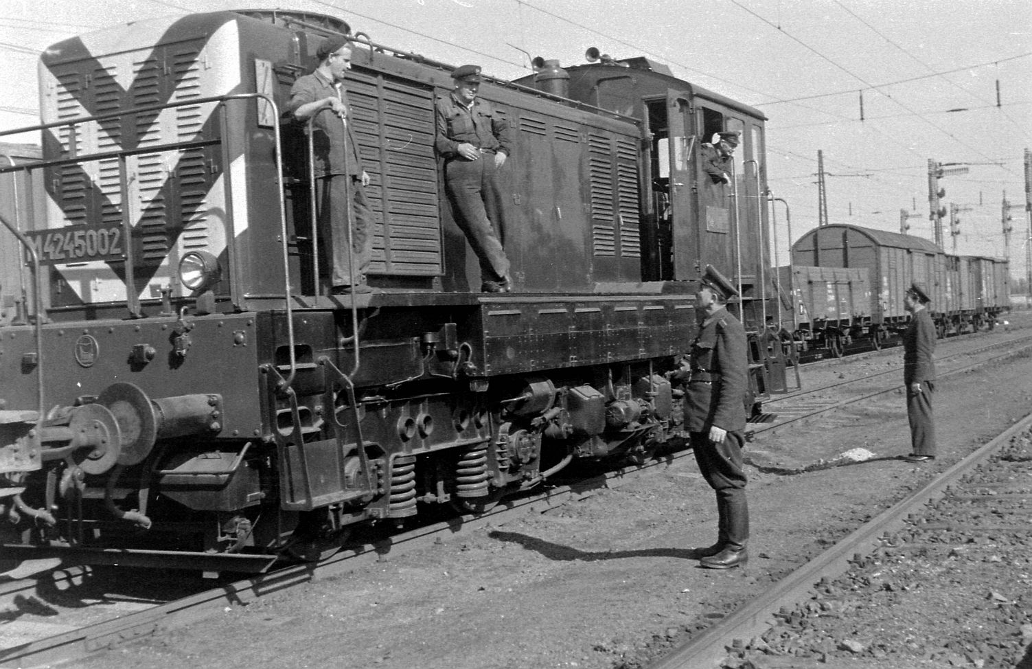 M424 5002 RailGallery