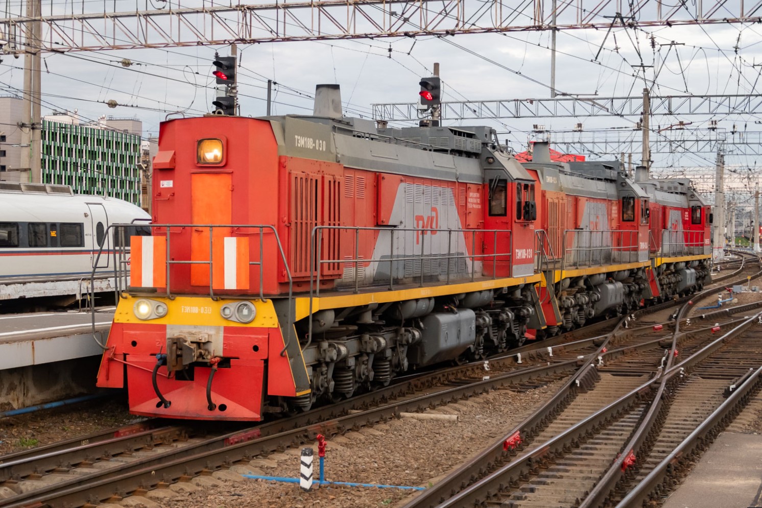 ТЭМ18В-030 — Фото — RailGallery